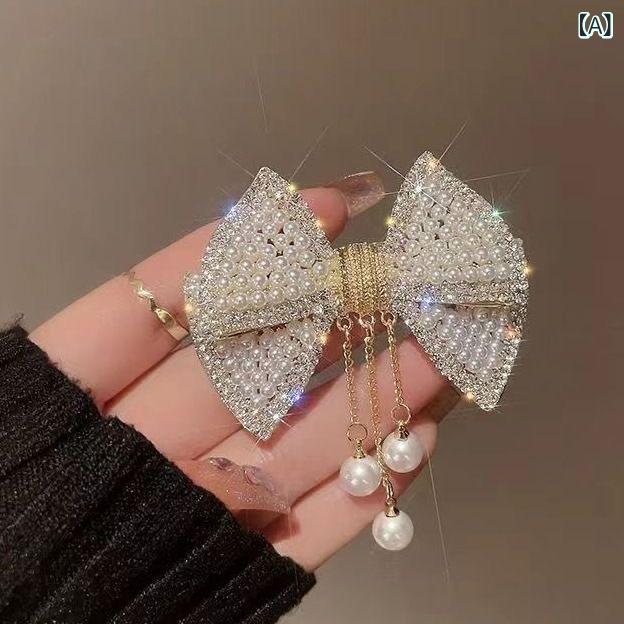 ・カテゴリ: ヘアアクセサリー・種類: スプリングクリップ・対象: レディース・素材: 合金・加工: 電気メッキ・スタイル: プリンセス・テイスト: フレッシュ、スウィート・装飾: 蝶々結び、タッセル、チェーン・カラー展開: ゴールド、ブラック