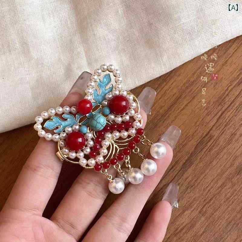 ・カテゴリ: ヘッドドレス・主な素材: 模造パール・加工: パール象嵌・ヘアクリップの種類: ダックビルクリップ・柄: 醒獅モチーフ・スタイル: 、個性的トレンド、民族/国風・対象: レディース