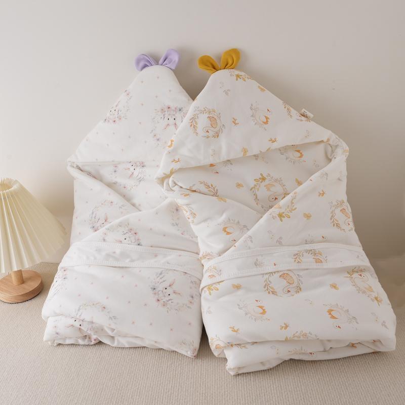 ・カテゴリ: おくるみ・素材: 綿・中綿: ポリエステル90%、シルク10%・柄: 動物、キャラクター、花柄・カラー展開: 花柄うさぎ、花影アヒル、リトルプリンス、親子タイム、動物音楽会、スリーピングベビー・安全基準: Aクラス・対象年齢:...