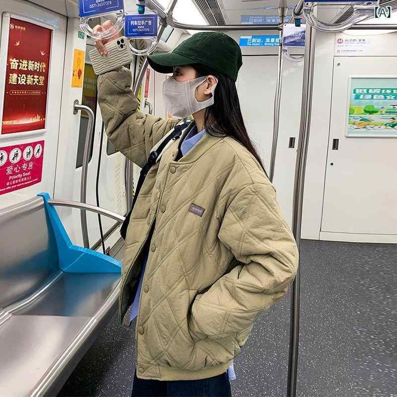 ・カテゴリ: 中綿ジャケット・詰め物: ポリエステル中綿・生地: アクリル・主な素材: ポリエステル90%・袖丈: 九分袖・ネックライン: ホルターネック・柄: 無地・カラー展開: カーキ、ブラック、レトログリーン・サイズ展開: M、L、X...