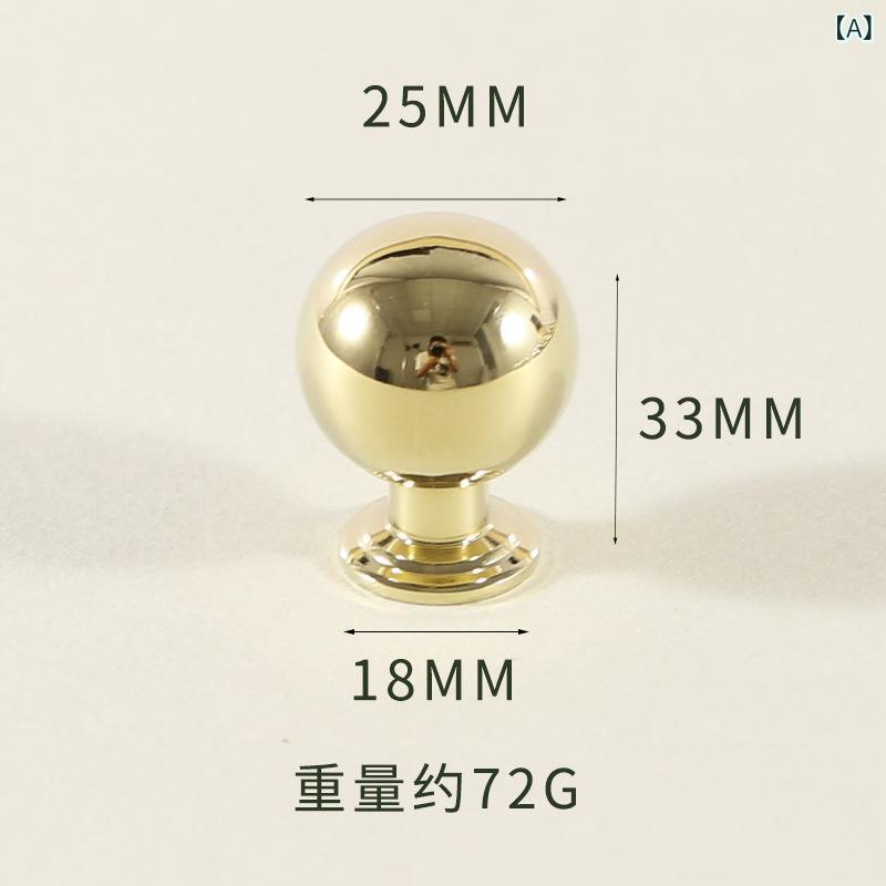 ・カテゴリ: 取っ手・全長: 96cm・対応箇所: キャビネット扉・カラー: ブライトゴールド・穴ピッチ展開: 96mm、128mm、160mm・スタイル: モダンミニマル・素材: 真鍮・加工: 電鍍