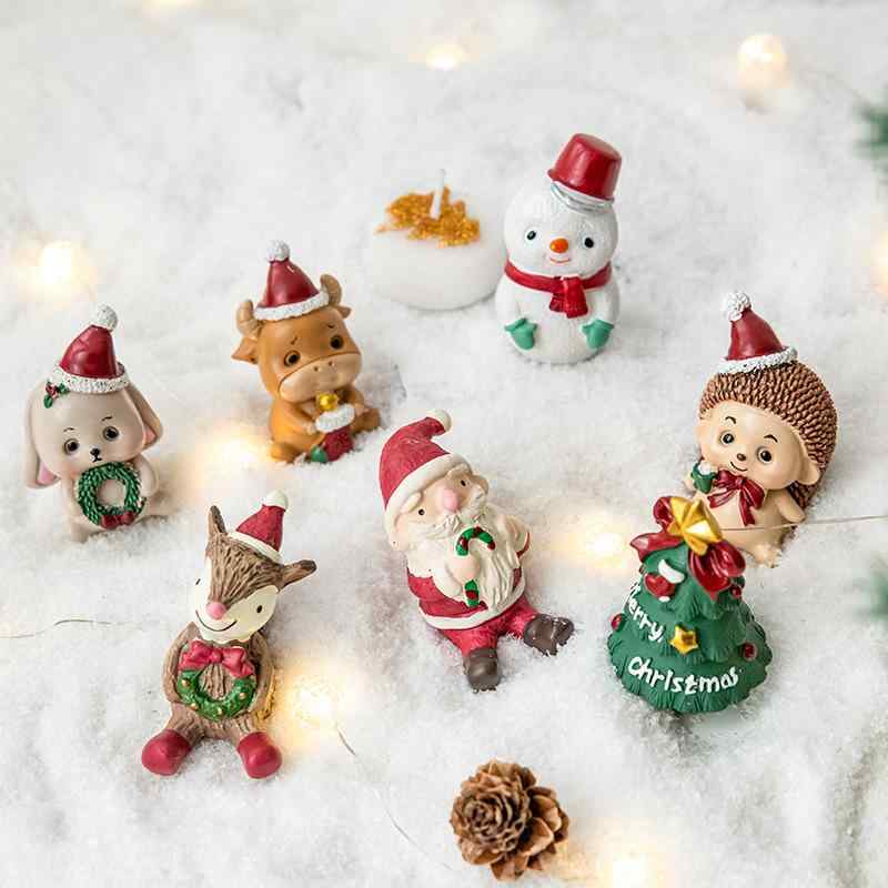 ・素材: 樹脂・デザインと重さ: クリスマスファミリー-サンタ 約39g, 子鹿 約36g, クリスマスファミリー-子犬 約42g, クリスマスファミリー-子牛 約37g, クリスマスファミリー-子熊 約45g, クリスマスファミリー-子羊...