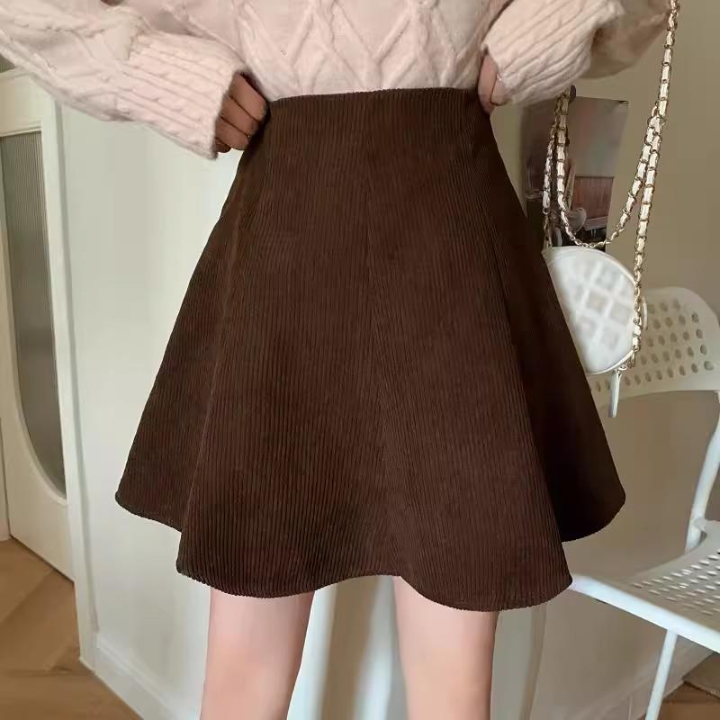 ・加工: ノーアイロン・生地: コーデュロイ・主な素材: ポリエステル約50～70%・カテゴリ: スカート・丈: ショート・シルエット: Aライン・: 立体装飾・スタイル: 通勤、フェミニン・カラー展開: コーヒー、ブラック、アプリコット・...