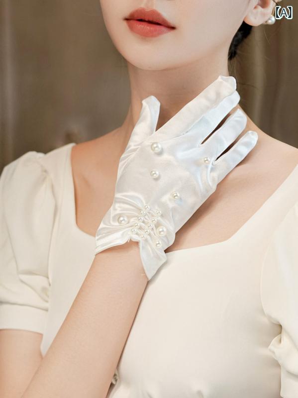 ・性別: 女性・機能: 装飾・カラー展開: ホワイト・サイズ展開: フリーサイズ・素材: サテン