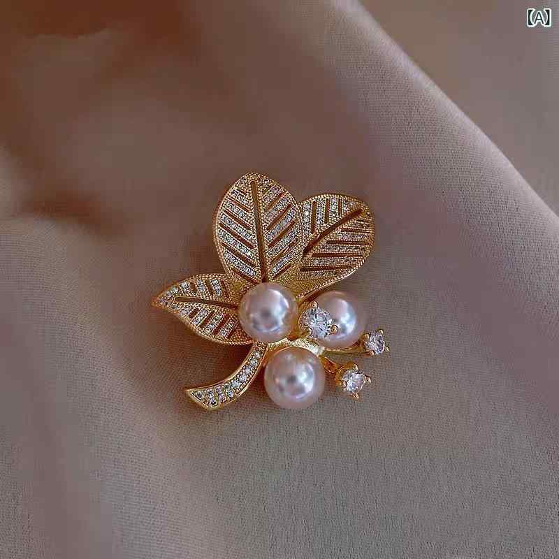 ・カテゴリ: ブローチ・主な素材: 合金・加工: 電気メッキ・モチーフ: 花・: リボン、アシンメトリー・スタイル: ナチュラル、フレッシュスイート・対象: 女性・カラー展開: イチョウ葉・機能: 多機能、調整可能、両用、透け防止、固定