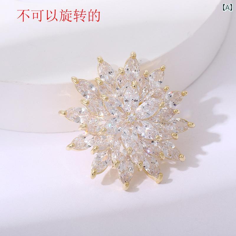 ・種類: ブローチ・対象: ユニセックス・スタイル: ファッション、通勤・雰囲気: 上質・主な素材: 銅・加工: 象嵌・象嵌素材: ジルコニア・: 花、花びら・カラー展開: ゴールド、シルバー・用途: 記念、装飾、ギフト