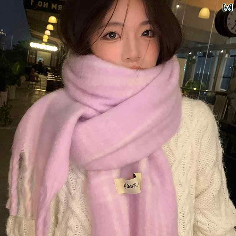 ・スタイル: ロング・テイスト: フェミニン・主な素材: ポリエステル81-95%、ウール11-20%・素材感: カシミヤ風・機能: 保温・柄: 英字・カラー展開: ピンク、レッド、ブルー・サイズ: 177×18cm・編み方: 経編み・加工...