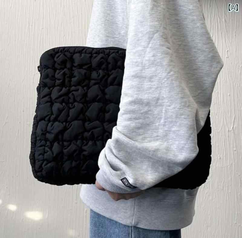 ・機能: 耐衝撃・主な素材: ナイロン・裏地素材: ポリエステル・柄: 無地・デザイン: キルティング・対応PCサイズ: 15インチ・カラー展開: ブラック、ホワイト・性別: ユニセックス