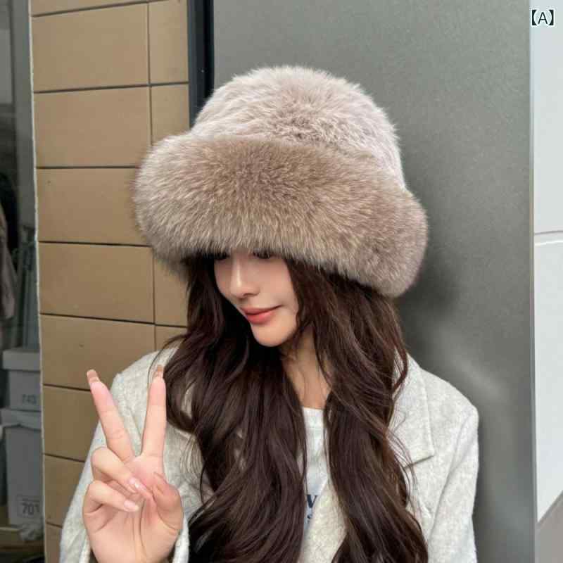 ・カテゴリ: バケットハット・帽子の形: ラウンドトップ・つばの形: ワイドつば・カラー展開: ミルクコーヒー、ミルクティー、オフホワイト、ライトグレー、ブラック・サイズ展開: フリーサイズ（調節可能）・機能: 保温、防風・主な素材: フォ...