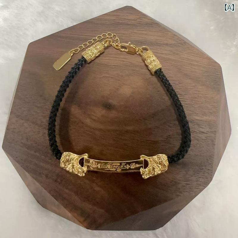 ・カテゴリ: 手元アクセサリー・スタイル: 民族風、レトロ・素材: 銅・加工: 電鍍・モチーフ: 虎、十二支、動物・カラー展開: 黒、紅・対象: 男女兼用・適した場面: 旅行記念