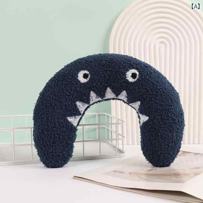 ・カテゴリ: ペット用枕・素材: フリース・カラー展開: U字型おもちゃ枕-サメの口、U字型おもちゃ枕-犬の足跡、U字型おもちゃ枕-サクランボ、U字型おもちゃ枕-ドル、U字型おもちゃ枕-魚の骨、U字型おもちゃ枕-ひまわり、平型おもちゃ枕-足跡
