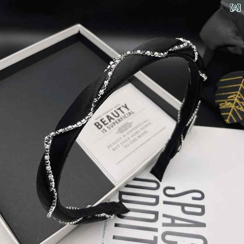 ・カテゴリ: ヘッドアクセサリー・スタイル: エレガントカジュアル、通勤・主な素材: サテン・加工: 手作り・カラー展開: ブラック、ホワイト・対象: レディース