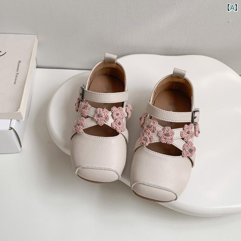 ・カラー展開: ベージュ、ブラウン、栗色・サイズ展開: 14.5、15、15.5、16、16.5、17、17.5、18、18.5・対象年齢: 子供・アッパー素材: 合成皮革・対象性別: 女児・ソール素材: 合成底・適用スポーツ: 汎用・柄:...