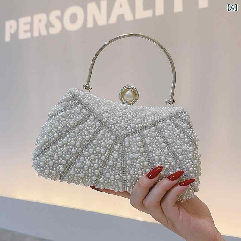 ・カテゴリ: イブニングバッグ・主な素材: ポリエステル・裏地素材: ポリエステル・形状: ピロー型・デザイン要素: ビーズ装飾・開閉方式: ロック式・スタイル: アーバンシンプル・硬さ: 硬め・外ポケット: オープンポケット・カラー: ス...