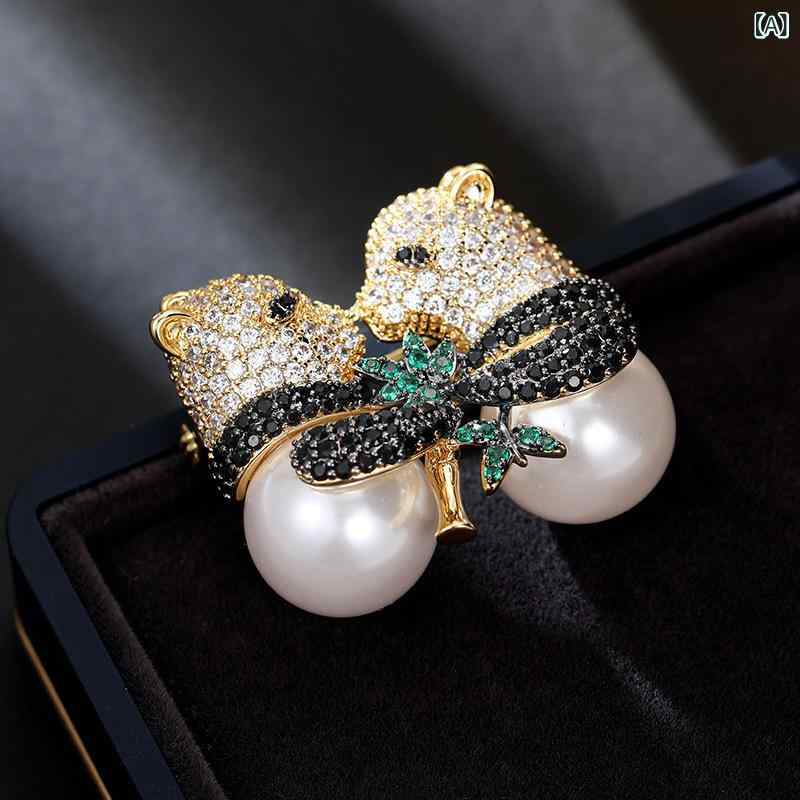・カテゴリ: ブローチ・柄: パンダ・素材: 銅・加工方法: メッキ・カラー展開: ゴールド、シルバー・機能: 装飾、固定・テイスト: 高級感・スタイル分類: ファッション通勤・対象: 女性