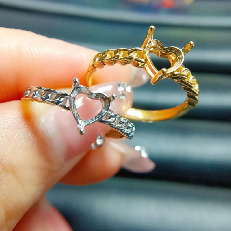 ・カテゴリ: アクセサリー・サイズ: フリーサイズ・素材: 925シルバー・カラー展開: シルバー、ゴールド・デザイン: スターモチーフ・スタイル: シンプル、オフィスカジュアル・対象: レディース・流行要素: ナチュラル