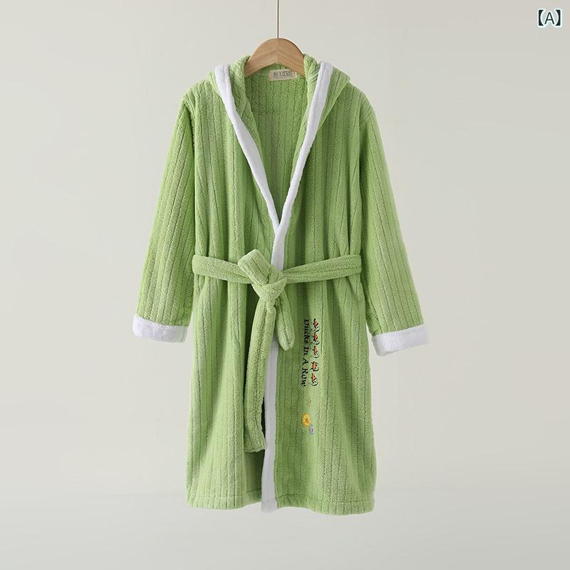 ・厚み: 中厚 (161-180g/m²)・機能: 保温、室内着、アウター着用可・対象: 子供・カラー展開: ブルー、グリーン、ピンク、イエロー、カーキ・スタイル: カートゥーン