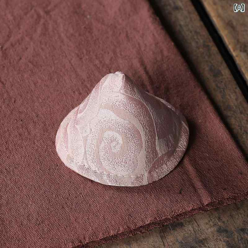 ・カテゴリ: 茶道小物・主な素材: 布・スタイル: 中国風・カラー展開: ピンク, ライトブルー・柄: 大輪の祥雲柄・商品タイプ: 急須蓋カバー, 急須取っ手パッド, 急須蓋カバー+取っ手パッドセット