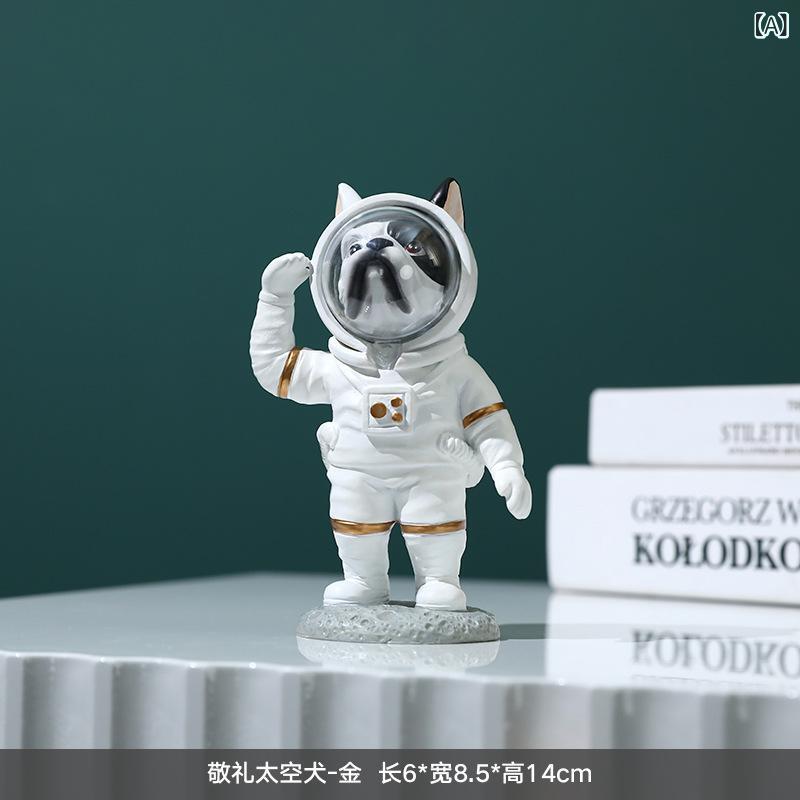 ・材質: 合成樹脂、プラスチック・工芸: 樹脂工芸・カテゴリ: 樹脂工芸品・タイプ: 置物・スタイル: 欧風・デザイン: カートゥーン・カラー展開: 宇宙犬見上げ（大）, 宇宙犬見上げ（中）, 敬礼宇宙犬（金）, 敬礼宇宙犬（銀）, 宇宙犬...