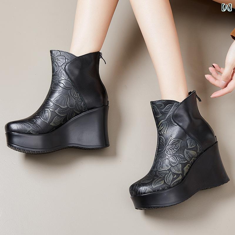 ・カテゴリ: ママシューズ・スタイル: エスニック・機能: 身長アップ・柄: エスニック・アッパー素材: 牛革・ソール素材: ポリウレタン・着脱方法: 後ろファスナー・ヒールタイプ: ウェッジヒール・内材: 合成ショートパイル・つま先形状:...