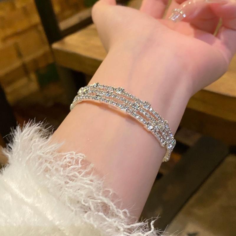 ・カテゴリ: ブレスレット・素材: フェイク水晶・加工: メッキ・スタイル: 女性用・形状: 幾何学型・要素: 円形・スタイル分類: 個性派・カラー: 銀色、金色・対象: 女性・ギフト用途: 周年記念