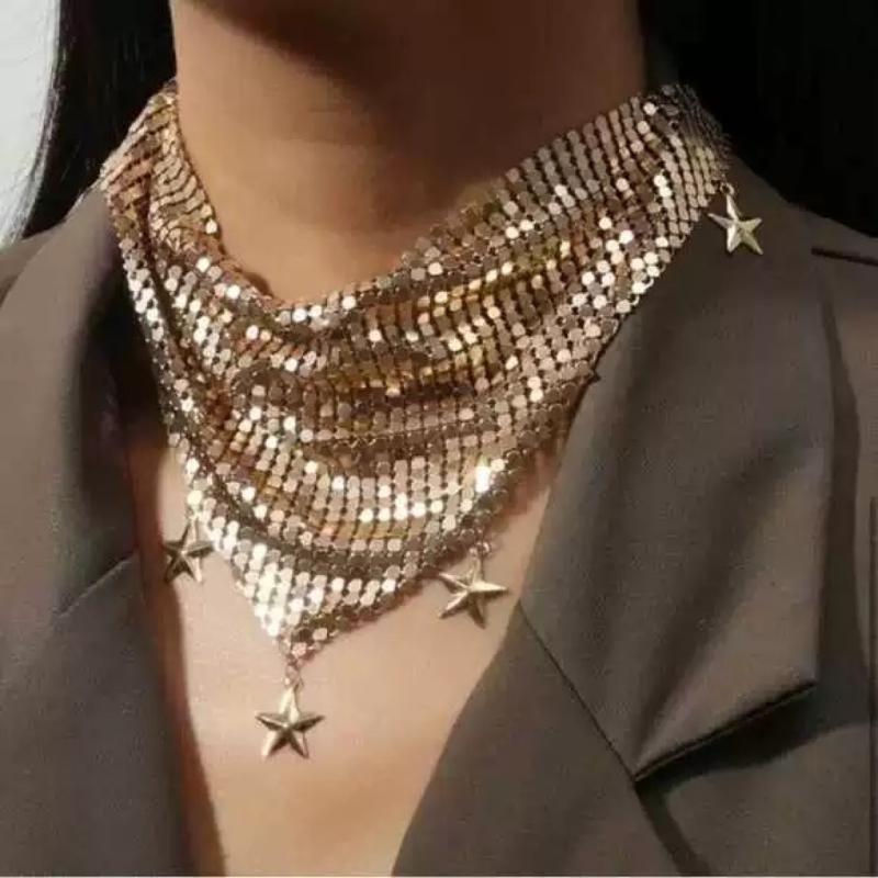 ・カテゴリ: ネックレス・主な素材: 金属・形状: 幾何型・モチーフ: 五角星・スタイル: ・カラー展開: ゴールド、シルバー