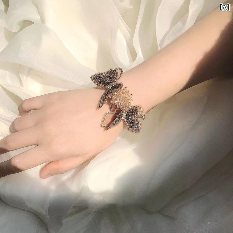 ・主な素材: 布・スタイル: 韓国スタイル・使用場面: 結婚式・カラー展開: ゴールドブラウン【リボン款】,グラデーションピンク【リボン款】,グレー青【リボン款】,パール囍字胸花