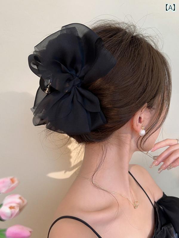 ・素材: 布・加工方法: 手作り・ヘアクリップの種類: バンスクリップ・カラー展開: ブラック、カーキ、ピンク、オフホワイト・要素: リボン・スタイル: 韓国・テイスト: フレッシュガーリー・カテゴリ: ヘアアクセサリー・対象: 女性