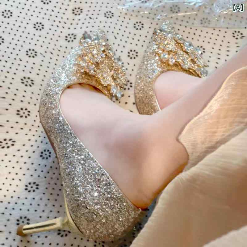・カテゴリ: パンプス・スタイル: プリンセス・性別: レディース・つま先形状: ポインテッドトゥ・ヒールの形状: スティレットヒール・ヒールの高さ: 6～8cm・履き口の高さ: ローカット・開口部の深さ: 7～11cm・留め具の種類: ス...