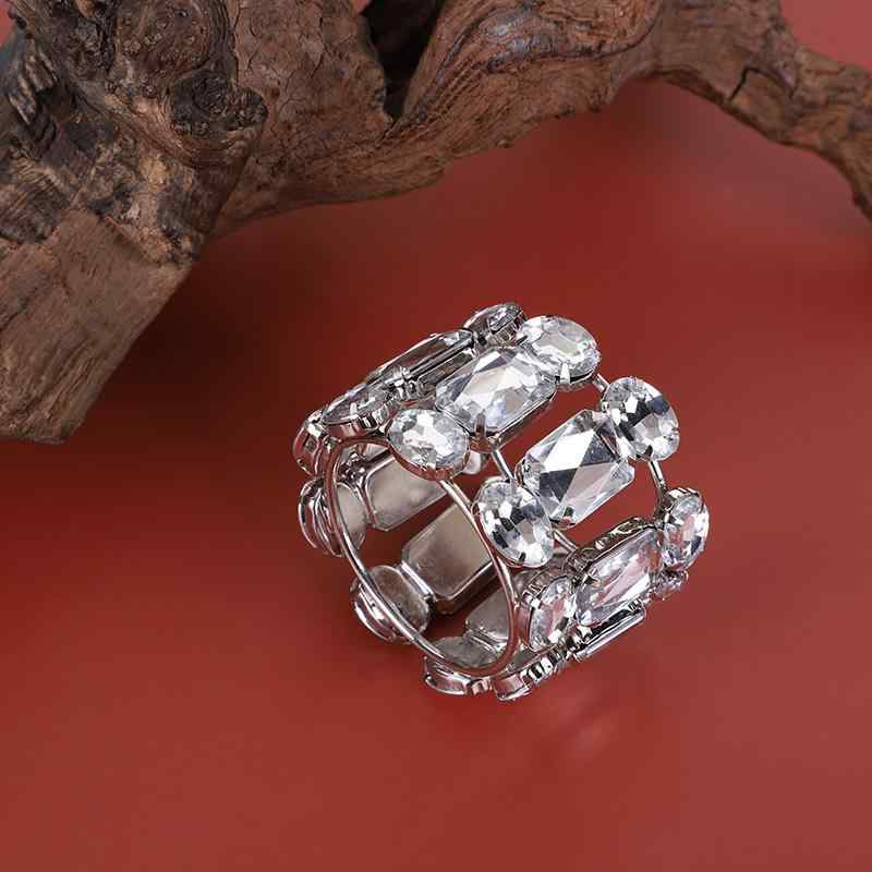・カテゴリ: ナプキンリング・スタイル: ラグジュアリー、水晶・主な素材: 金属と水晶・形状: 円形・柄: 水晶・サイズ展開: 30×40mm・カラー展開: 白鋼+白水晶、白鋼+黒水晶、金+白水晶、金+黒水晶・適用シーン: 結婚式、誕生日、...