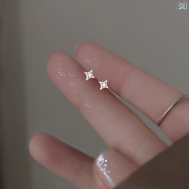 ・カテゴリ: 耳飾り・スタイル: シンプル、ファッション通勤・主な素材: 銅（ジルコン象嵌）・デザイン: 星形・カラー展開: スター（銅メッキプラチナ）・対象: レディース・トレンド要素: 星