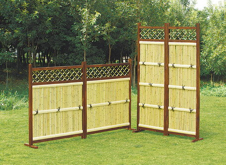 　 昔なつかしい目隠し竹垣で風格ある和風庭園に！ ●美しい天然竹を焼杉の枠で縁取った本格タイプ。 ●庭のリフォームにイチ押し商品！ ●組立不要完成品 サイズ (1枚あたり)横型：約幅110×高さ120cm縦型：約幅60×高さ180cm 材質...