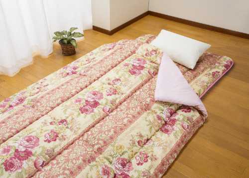 　 保温力と吸湿発散性に優れたウール混掛敷布団 ●柔らかく暖かい天然素材のフランス産ウールと東レの高機能わた「ダニゲル(R)」を使用した掛・敷セット ●肌触りの良い綿100％の生地を使用 ●フランス産ウール使用、冬は暖かく夏は涼しい天然ウー...