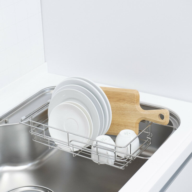 ●　ここがポイント　● 〇作業スペースを潰さない「シンク掛け」タイプ ・シンクの縁に掛けて、シンクの内側にバスケットを垂らす形で使用するため、調理台の上のスペースをそのまま料理に使えます。「キッチンが狭くてまな板が置けない」という悩みを解消...