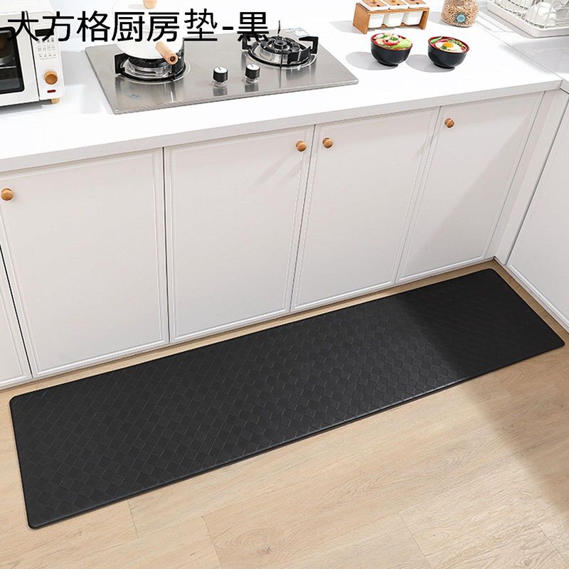 　　　 ◆◇◆人気の秘密◆◇◆ 【いろんな場所で使える】キッチンやバスルームだけでなく、ソファの前やベッドサイドに敷いてもステキなアクセントになります。 【洗濯方法】軽量設計、丸洗いOK！毛足が短いのでゴミが絡みにくく、掃除が簡単。日常のメ...