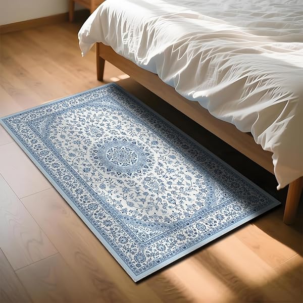 洗える 玄関マット 65×110 ペルシャ風 浅い青 花柄 滑り止め 短毛 おしゃれ ベッドサイド キッチン マット 室内 長方形 ラグブランド色ブルーパール色モデル商品説明【商品概要】【浅い青×白の清潔感デザイン】淡いブルーの地に白のペル...