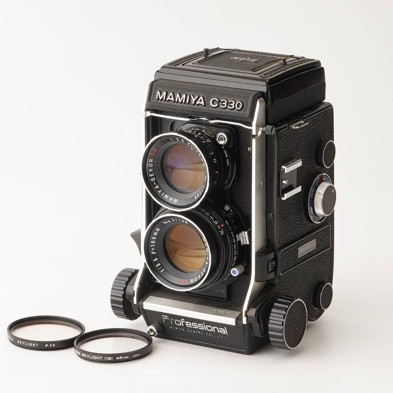 【外観】 外観は写真にて確認してください。 蛇腹に穴はありません。 【動作】 各機能動作します。 シャッタースピード全速正常に動作します。 フィルム巻上げ問題ありません。 セルフタイマーの動作確認しました。 フォーカスは正常に動作します。 ...