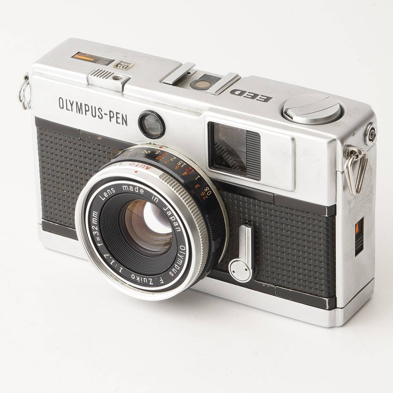 【外観】 外観は写真にて確認してください。 【動作】 各機能動作します。 シャッターが動作すること確認しました。 フィルム巻上げ問題ありません。 露出計の動作確認しました。 セルフタイマーの動作確認しました。 フォーカスは正常に動作します。...