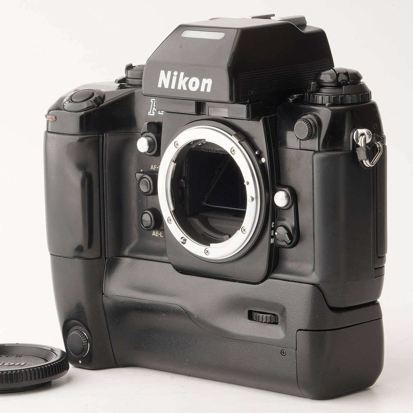 【外観】 外観は写真にて確認してください。 液晶は綺麗です。 【動作】 各機能動作します。 シャッタースピード全速正常に動作します。 フィルム巻上げ問題ありません。 露出計の動作確認しました。 セルフタイマーの動作確認しました。 オートフォ...