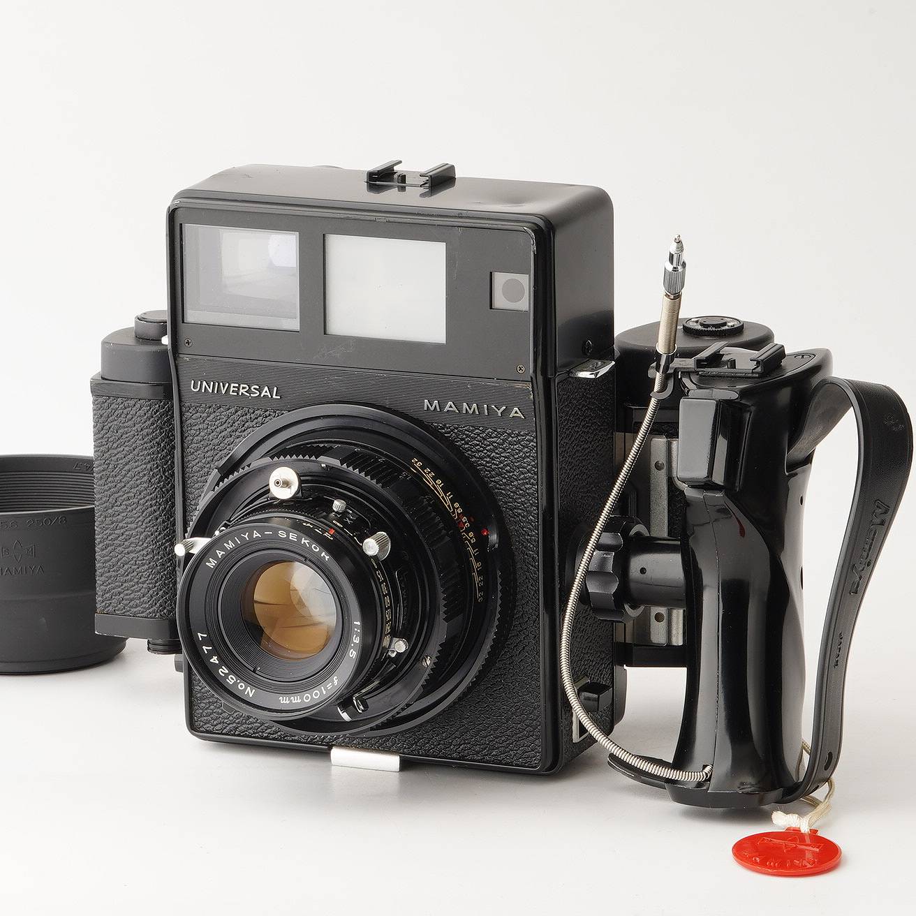 【外観】 外観は写真にて確認してください。 グリップを取り外しできません。 【動作】 各機能動作します。 シャッタースピード全速正常に動作します。 フィルム巻上げ問題ありません。 フォーカスは正常に動作します。 絞り羽根は綺麗で正常に動作し...