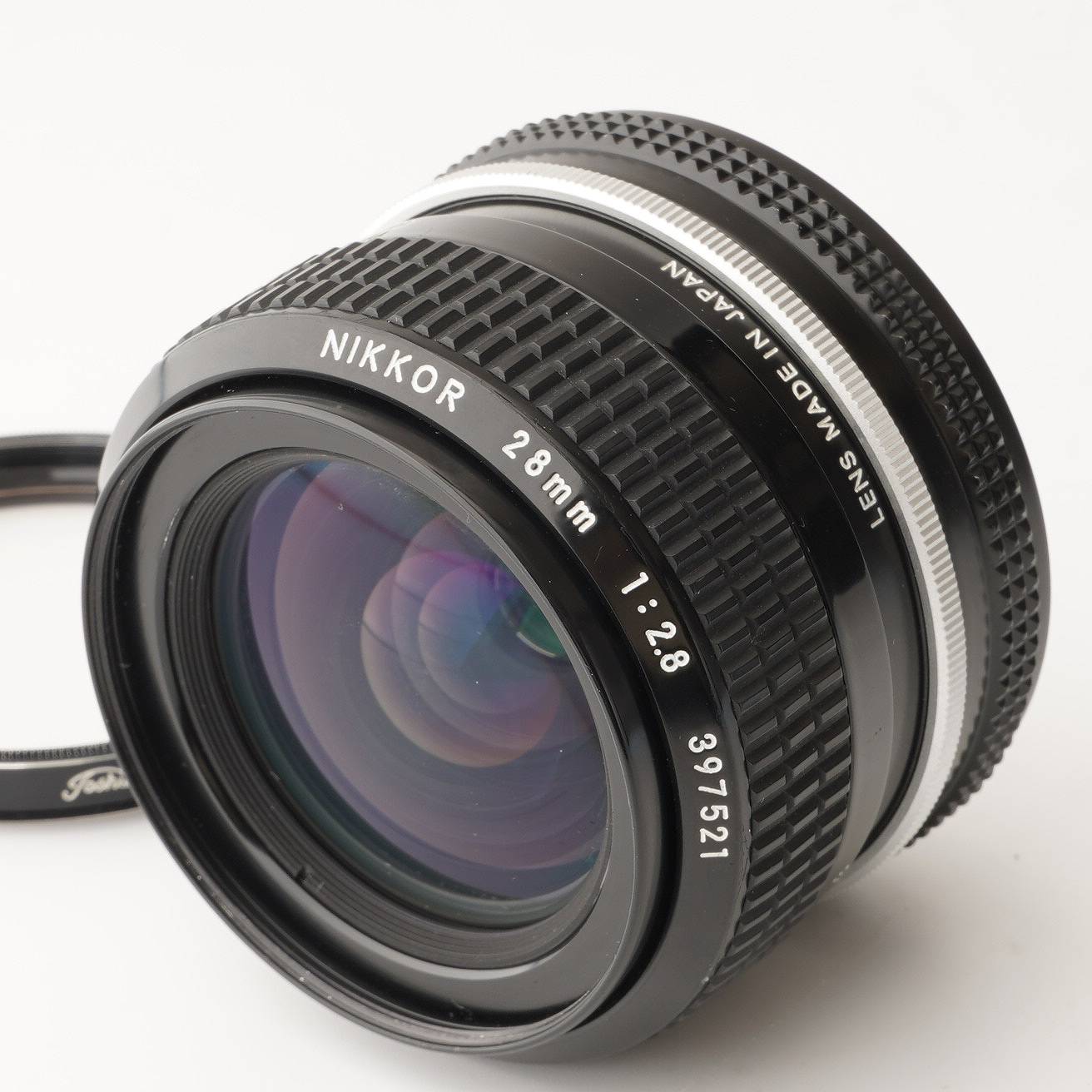 【外観】 外観は写真にて確認してください。 【動作】 各機能動作します。 フォーカスは正常に動作します。 絞り羽根は綺麗で正常に動作します。 【光学】 撮影に影響する不具合がありません。 レンズにカビ、クモリ、キズはありません。 【付属品】...