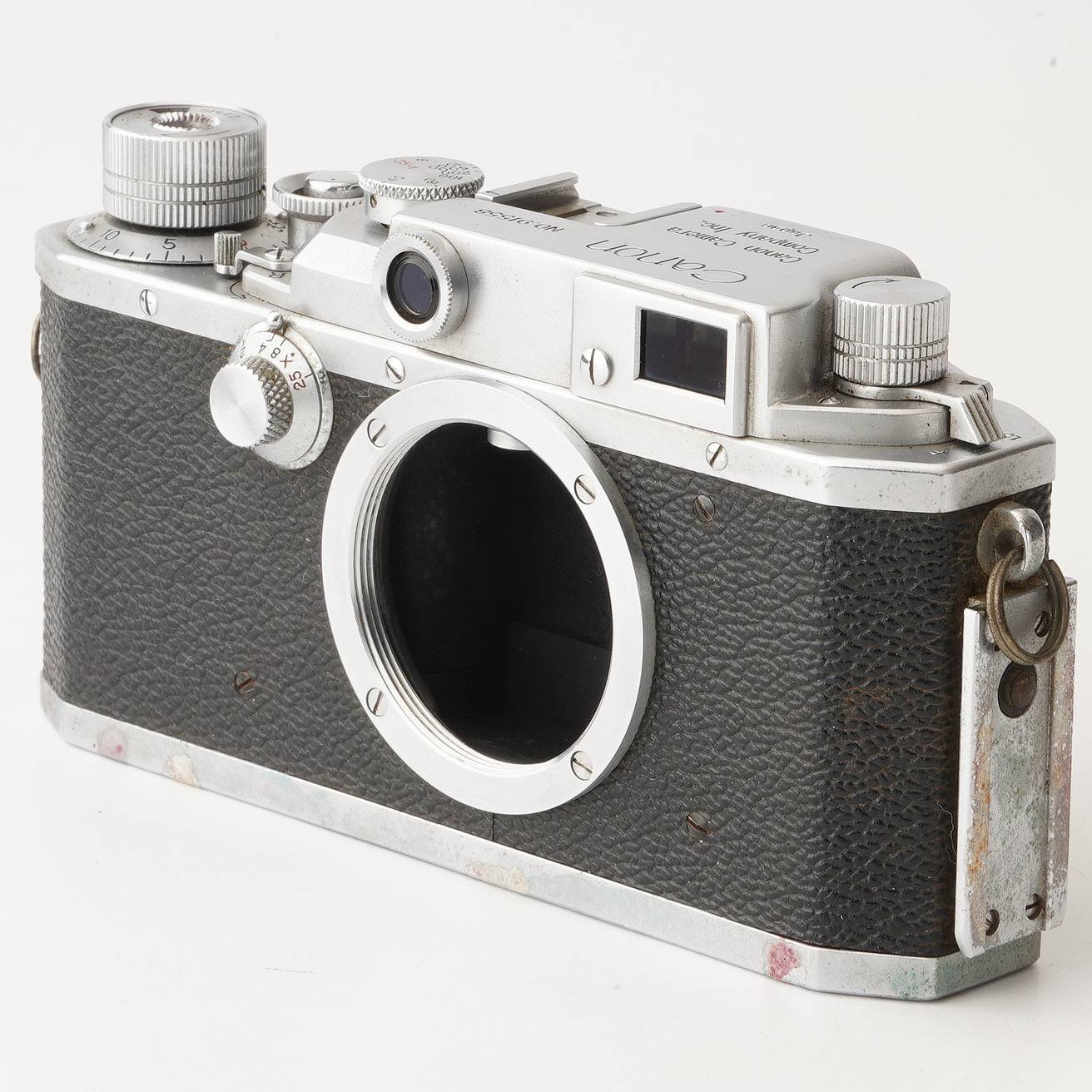 【外観】 外観は写真にて確認してください。 【動作】 各機能動作します。 シャッタースピード全速正常に動作します。 二重像は正常に動作、重なります。 フィルム巻上げ問題ありません。 【光学】 ファインダーは綺麗です。 【付属品】 写真に写っ...