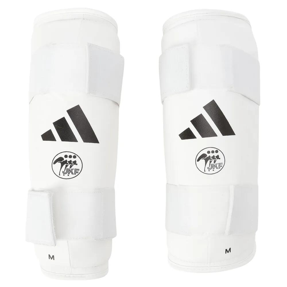 （公財）全日本空手道連盟検定品 ／ 高体連検定品 全空連の新基準をクリアした、安心と信頼のシンガード。 2012年の全国大会（全少）から安全性向上のためシンガード・インステップガードの着用が義務化！ 大会出場には欠かせない、安心の公式認定モ...