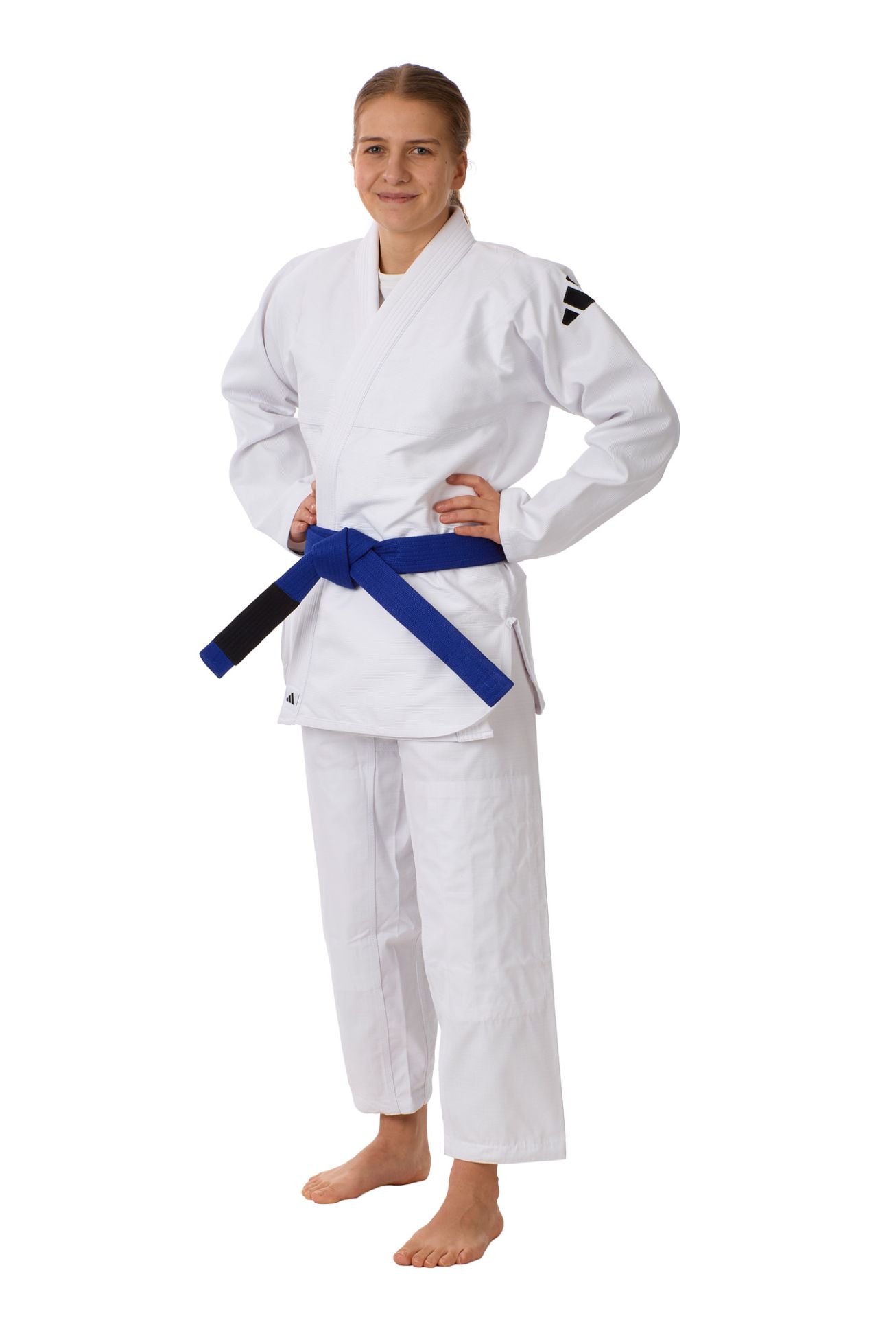 アディダス adidas 柔術着 チャンレジ2.0 ホワイト（上下セット）IBJJF IBJJF規格の柔術衣 公式大会で使用できます。 高品質の柔術衣。 ※帯は含まれておりません。 軽くて丈夫なPEARL WEAVE（パールウィーブ）採用 ...