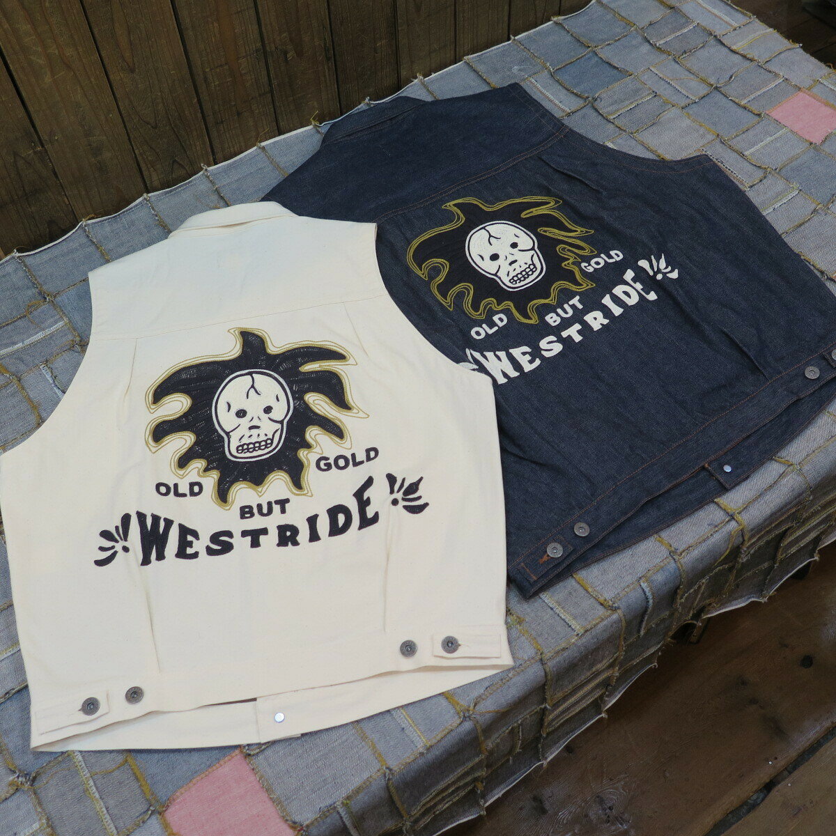 【WEST RIDE】 ウエストライド ゴーストベスト ナチュラル/インディゴ チェーン刺繍 MADE IN JAPAN GHOST VEST WESTRIDEを象徴するアイコンGHOSTがイメージソース。 ナチュラル10oz耳付きデニムは...