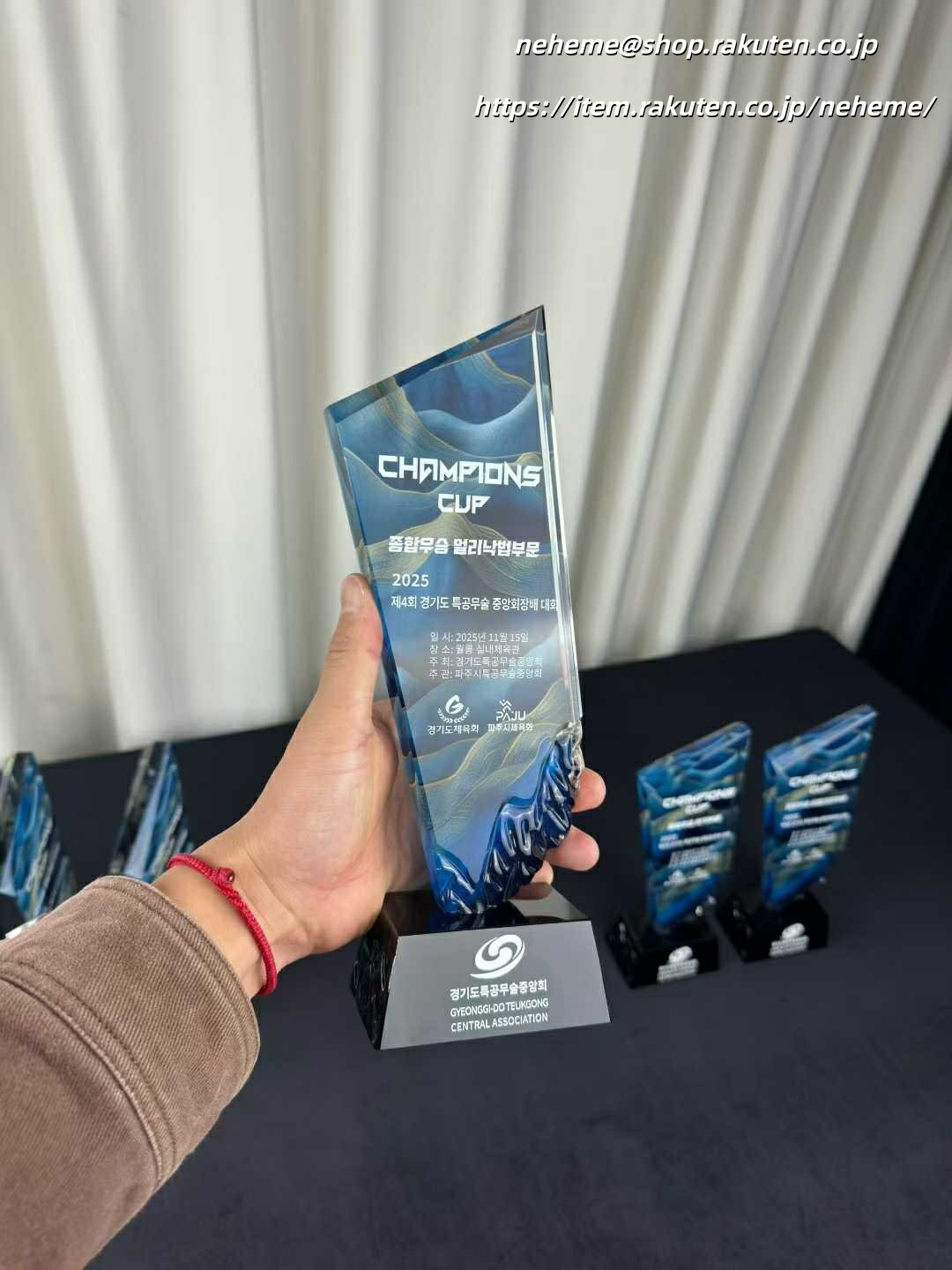 トロフィーの豊富なラインナップはこちらで随時更新中です。お気に入りが見つからない場合は、お手持ちの画像を頂ければ代わりにお探しします！ 【価格について】 どのトロフィーも価格は相談可能ですので、どうぞご安心ください。 【ご注文の流れ】 注文...