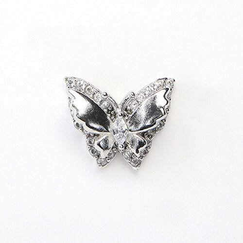 【品番・カラー】シルバー MEG00185MEG先生とのコラボ商品です。凛とした美しさが魅力的なシルバーの蝶々パーツ。単色のみで構成されているのでネイルの色と合わせやすく、高貴さとモダンな雰囲気を感じるデザイン。指先に載せるだけで理想的な大...