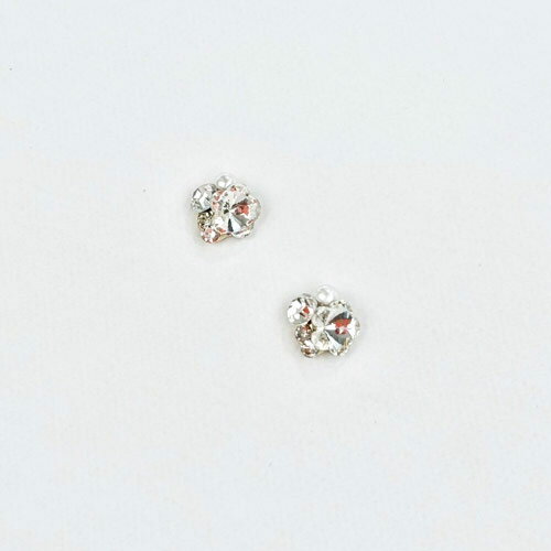 パールとストーンをセットアップしたビジューパーツワンホンや韓国ネイルにおすすめ背面は凹凸があります背面カーブなし【サイズ】約7mm【内容量】 2個入り【メール便OK】▼登録カテゴリ【ネイル用品 > ネイルアート素材 > メタルパーツ】