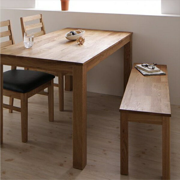 世界に一つだけのダイニングテーブル4点セット。 無垢材独特の一つ一つ違う木目は、一点物の家具を持つ喜びを与えてくれます。そして木の温もりを感じる無垢材は、家族が集まるダイニングを温かく包みます。 商品名 総無垢材ワイドダイニング 【Curs...