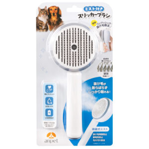 ●商品説明 ■ミスト機能搭載のスリッカーブラシ 噴霧スイッチを押すだけで、噴霧機能を起動 ミスト機能で静電気を防ぎ、 抜け毛も散らばりも防止 ブラシにステンレスピンを採用しているのでブラッシング＆マッサージを実現 ■ペット用の消臭剤も使用可...
